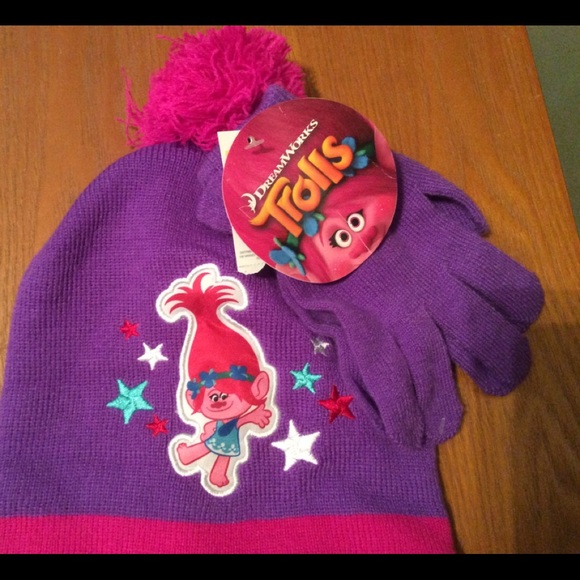 Dreamworks | Accessories | New Trolls Dreamworks Winter Hat And Gloves ...